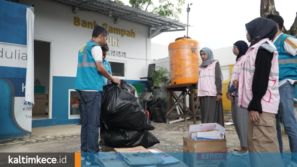Srikandi PLN Tanamkan Peduli Lingkungan di Hari Bumi - Kaltim Kece
